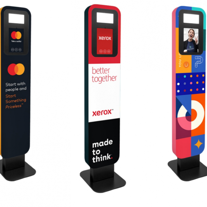 Selfie Stand - PhotoPartyBox